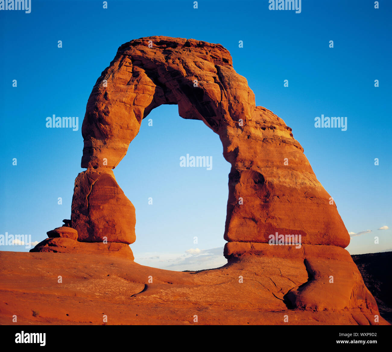 Middle of nowhere desolate desolation hi-res stock photography and ...