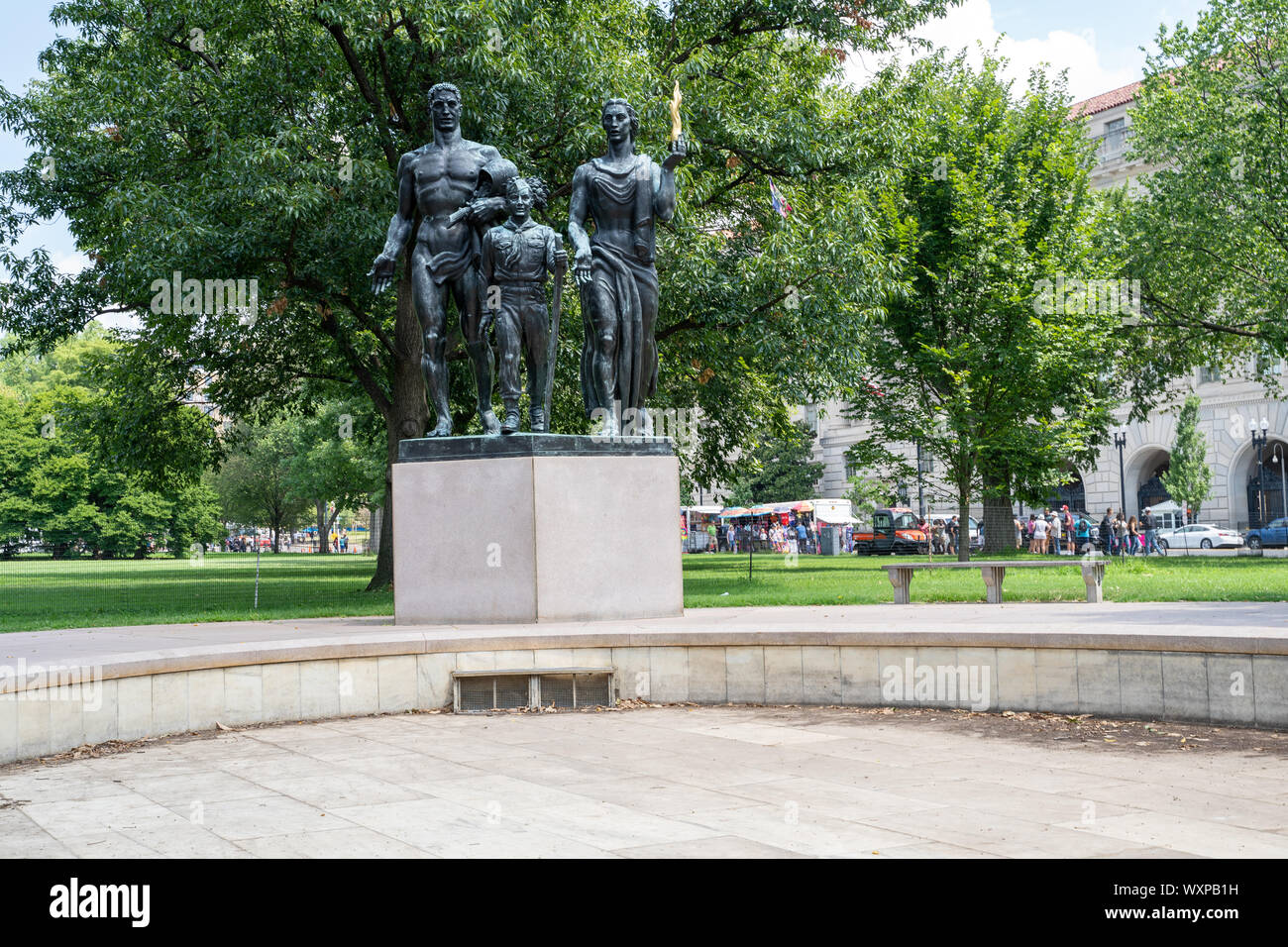 Boy scout statue hi-res stock photography and images - Alamy