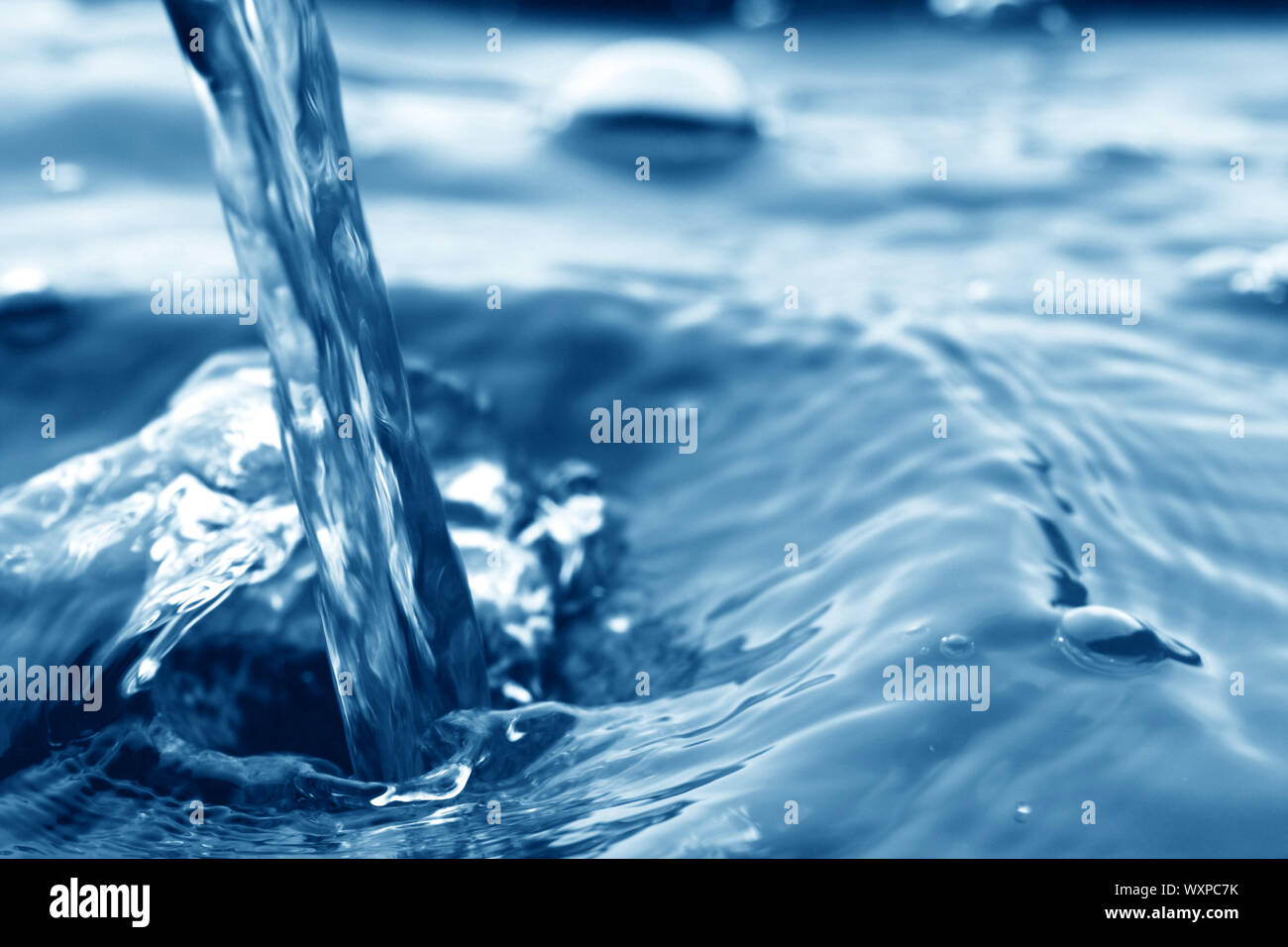 water wet speed splash macro close up Stock Photo - Alamy