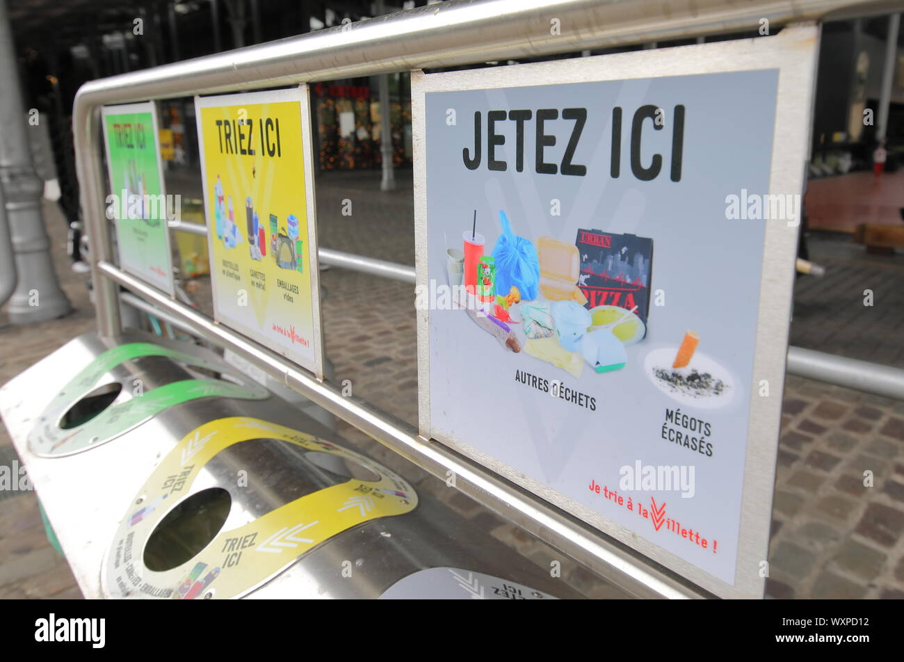 Recycle rubbish bin in Paris France Stock Photo - Alamy