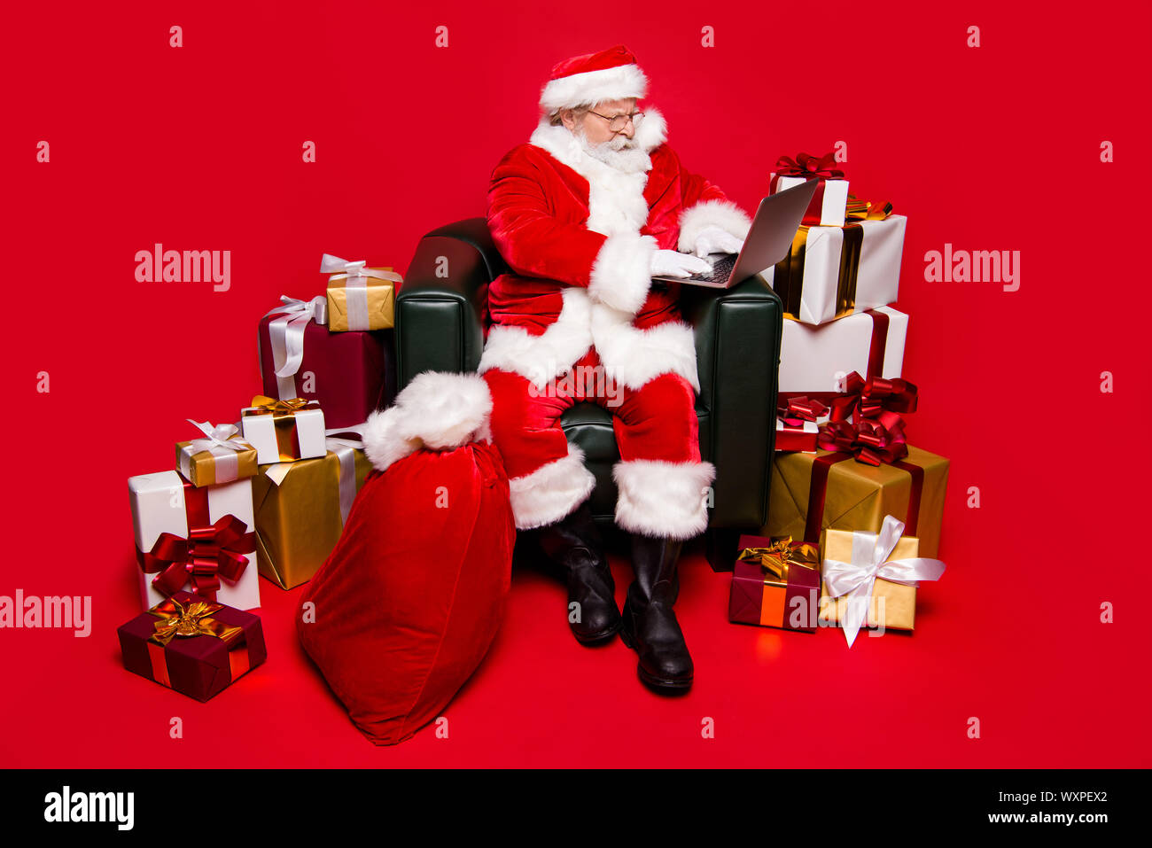 Full body sh hi-res stock photography and images - Alamy