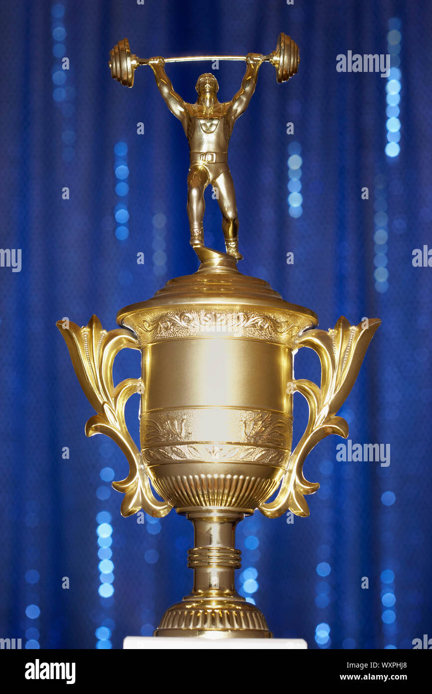 Weightlifting trophy hi-res stock photography and images - Alamy