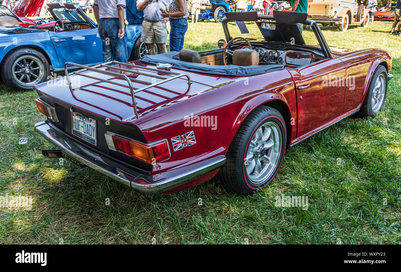 Car triumph tr6 hi-res stock photography and images - Alamy
