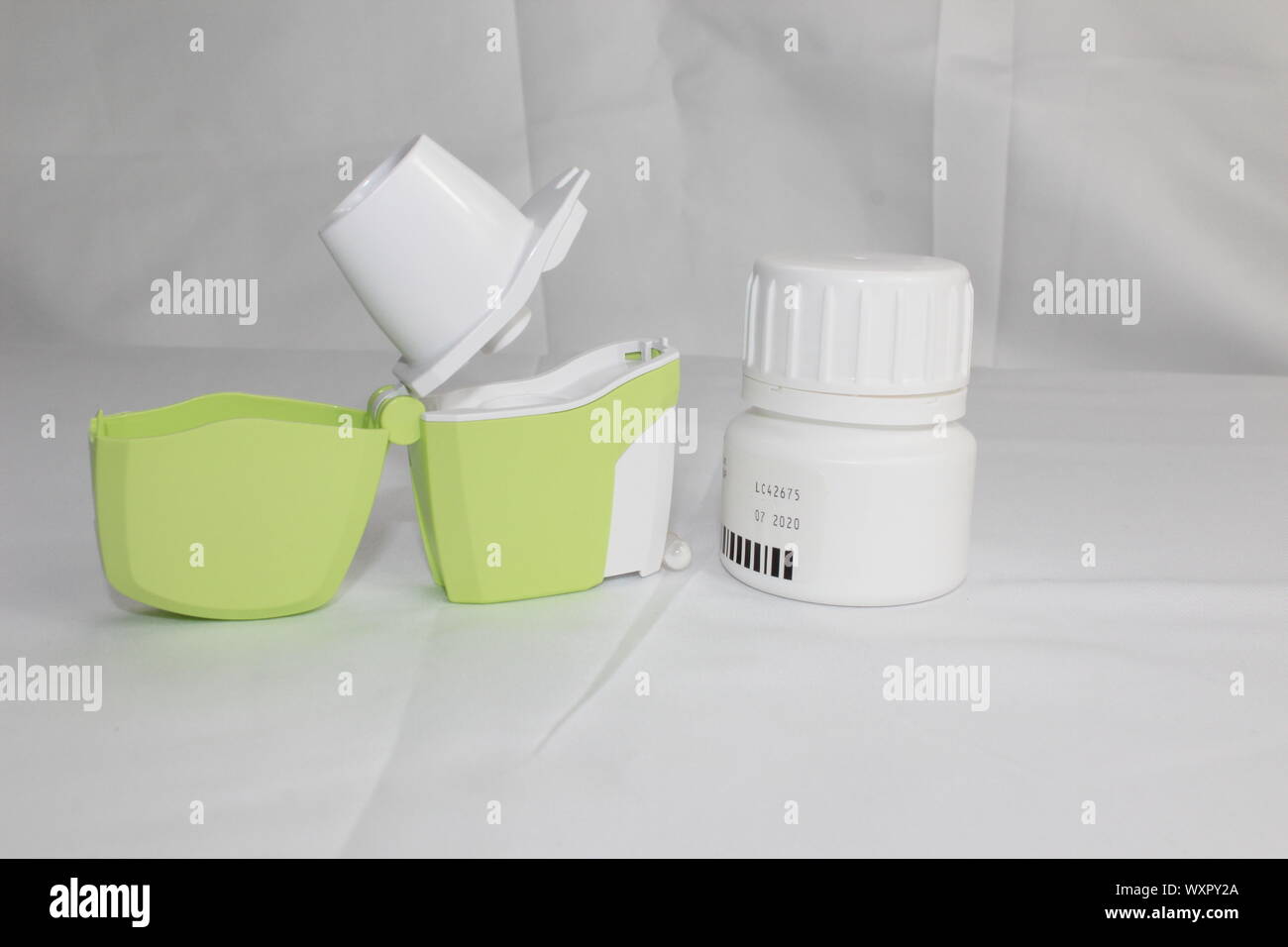 Qvar inhaler hi-res stock photography and images - Alamy