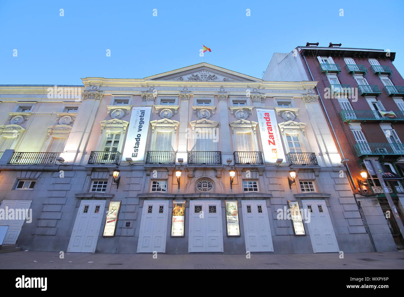 Building performance hi-res stock photography and images - Alamy