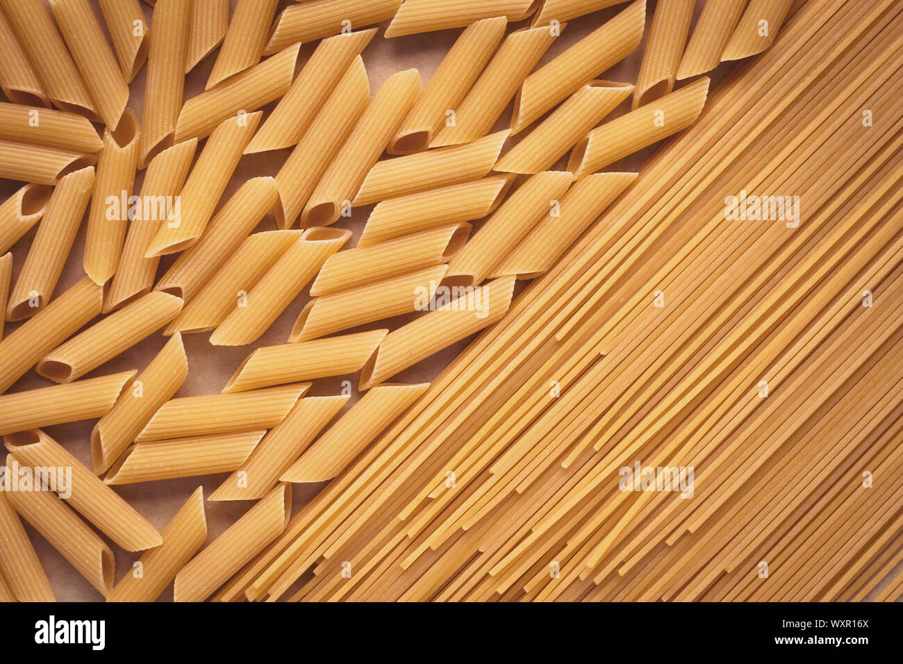 Italian pasta background. Traditional italian cuisine. Table top view ...