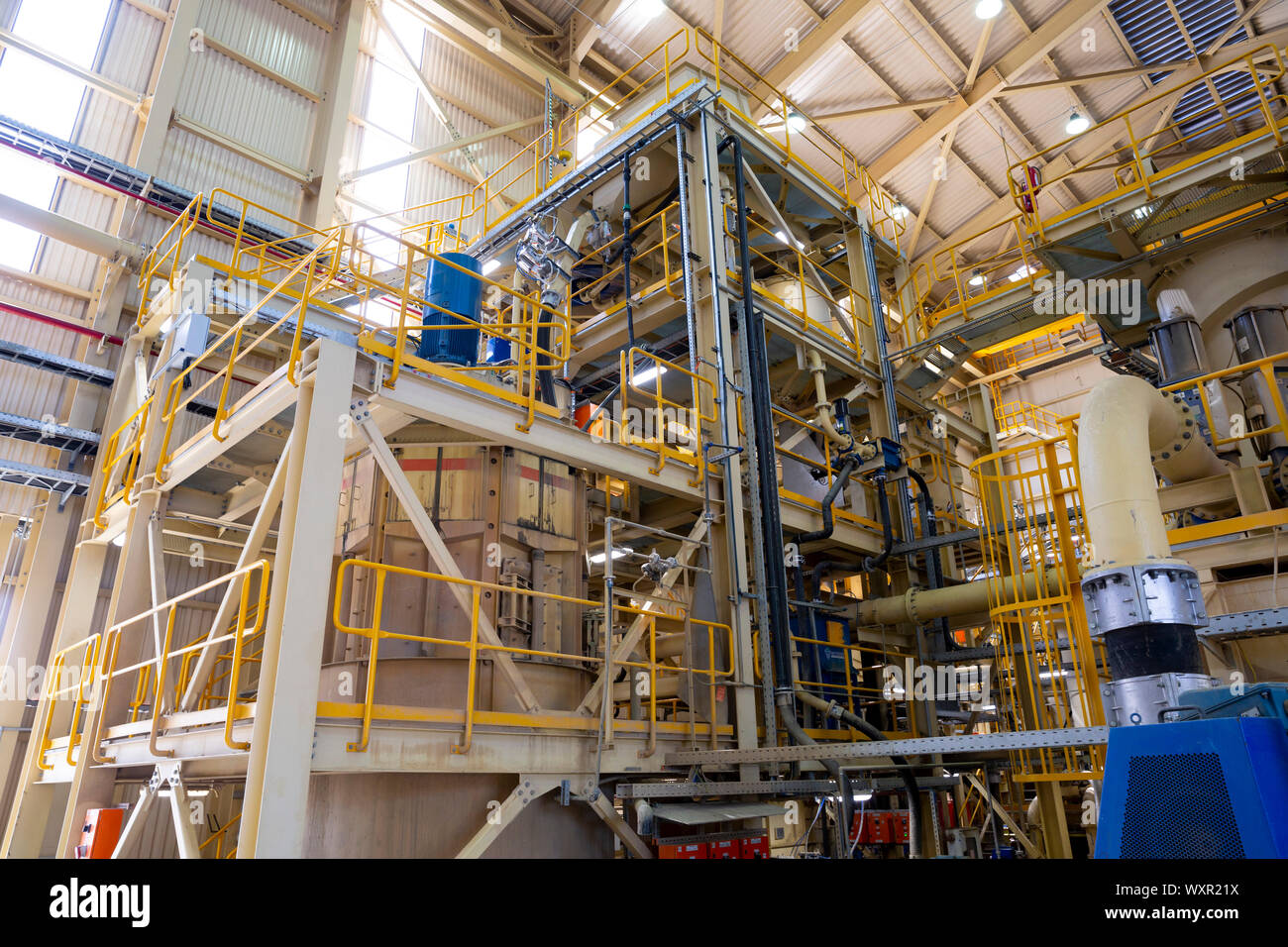 Gold mine processing plant hi-res stock photography and images - Alamy