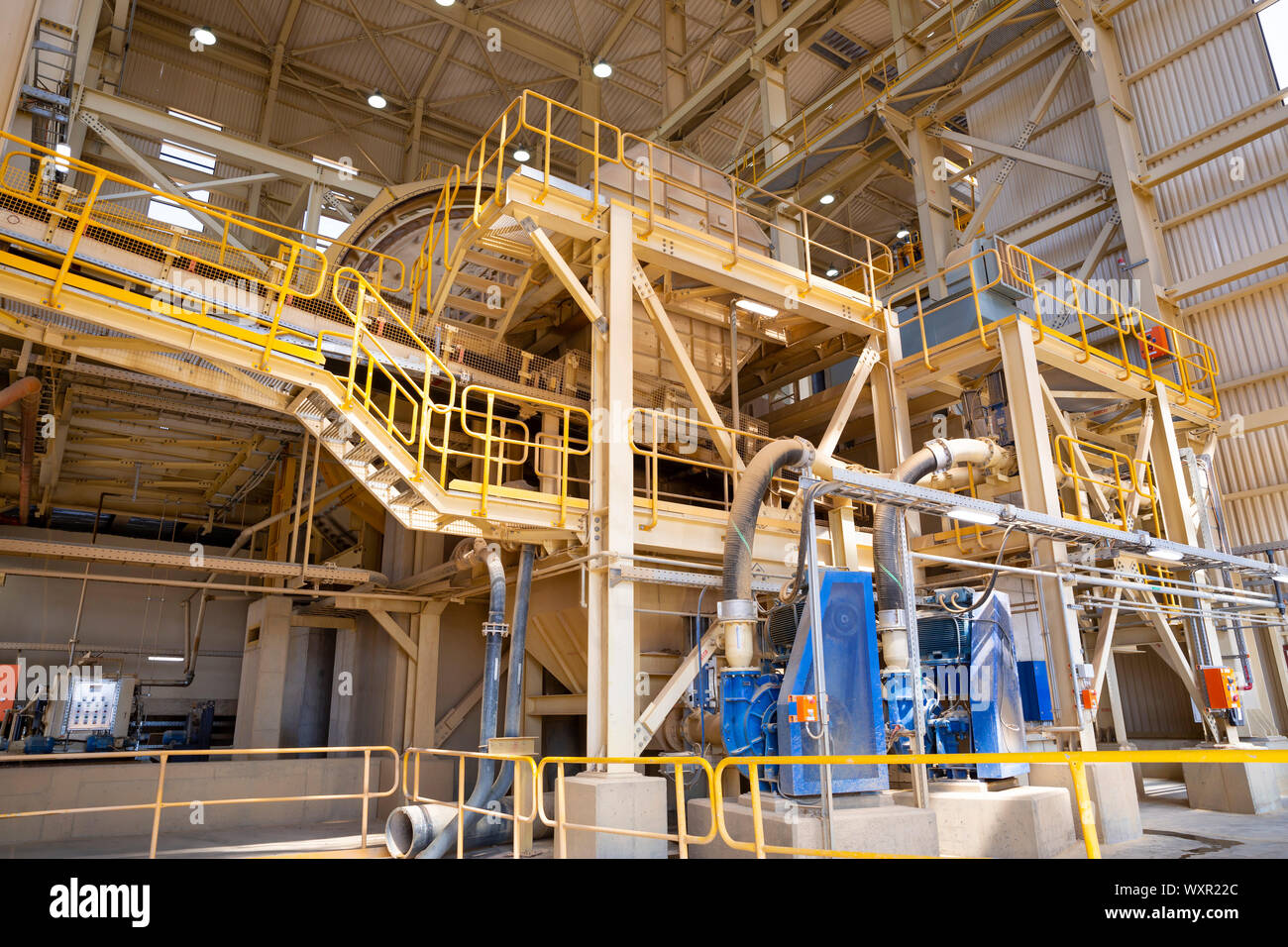 Mine processing plant hi-res stock photography and images - Alamy