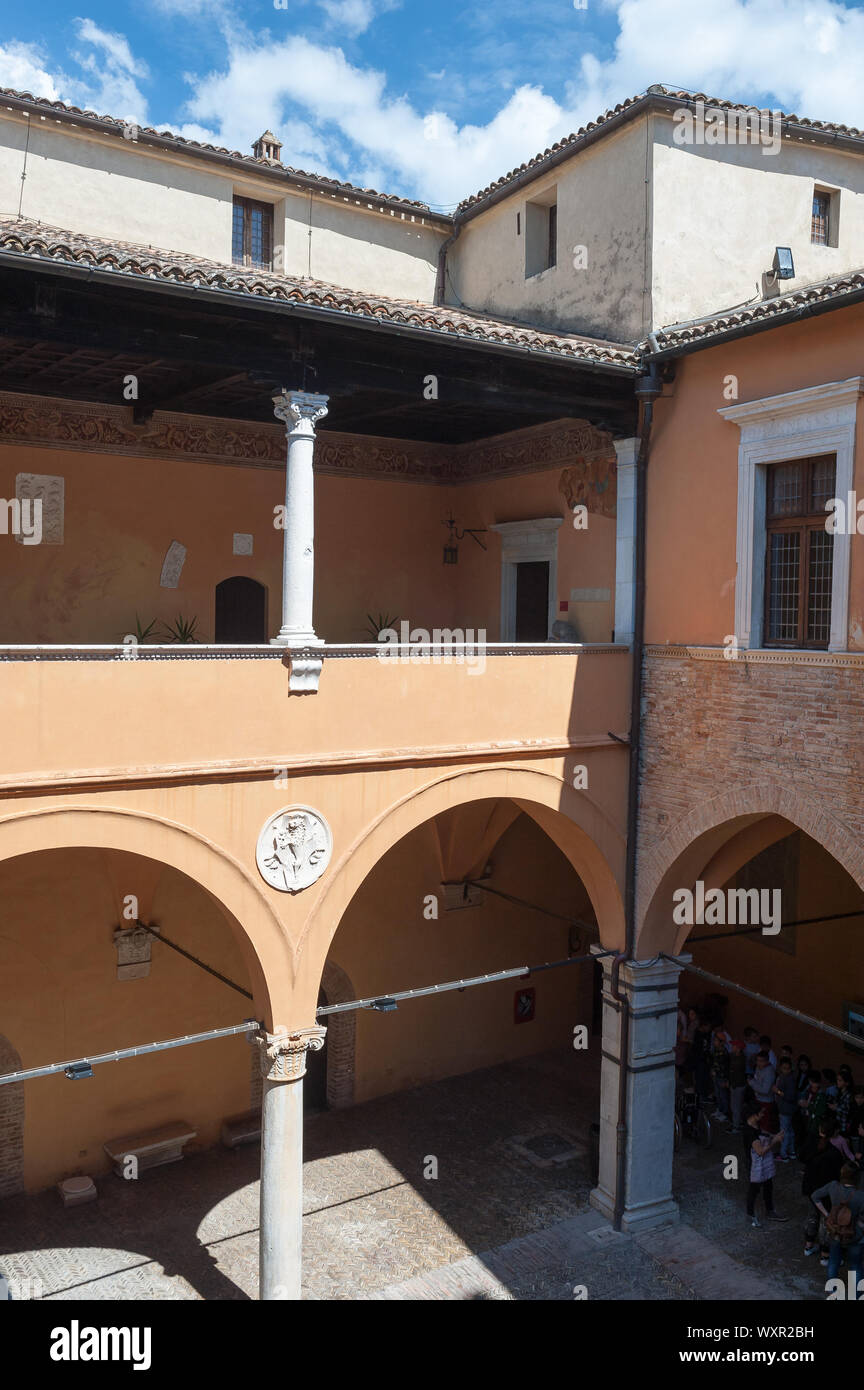 Paolo e francesca dante alighieri hi-res stock photography and images ...