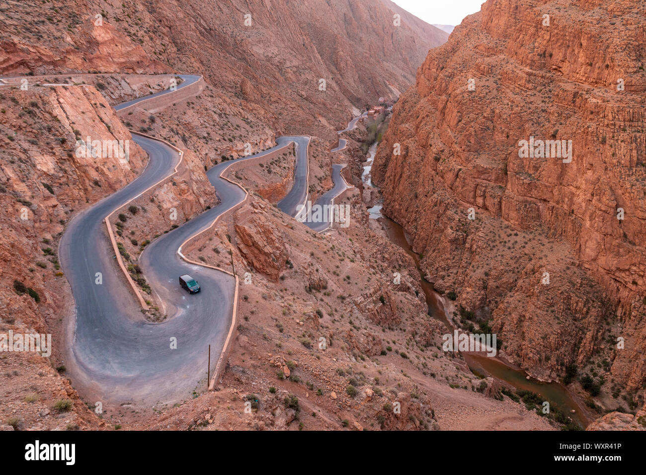 Tizi n tichka hi-res stock photography and images - Alamy