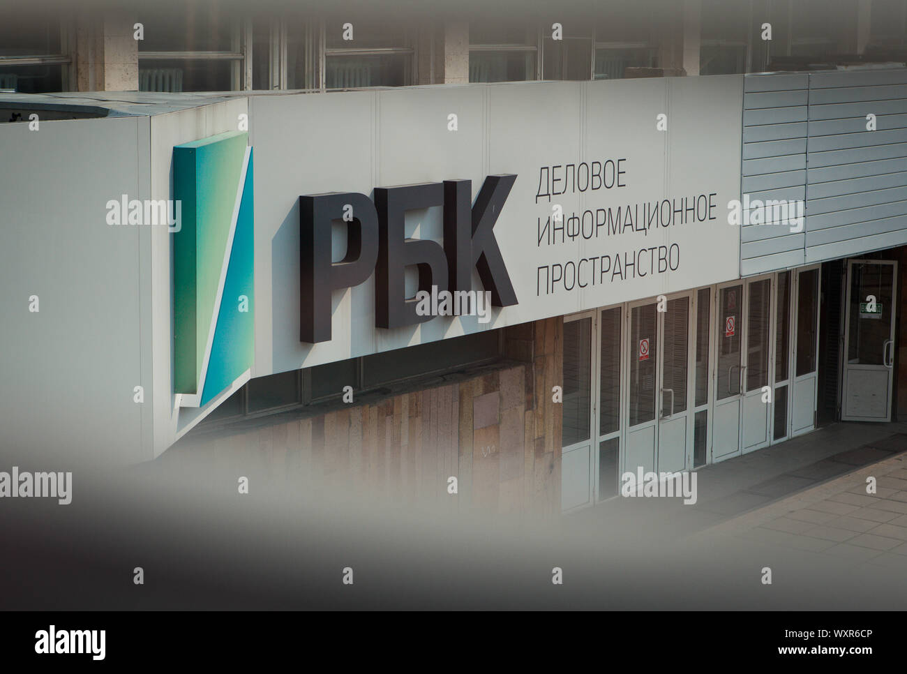 Economics news hi-res stock photography and images - Alamy