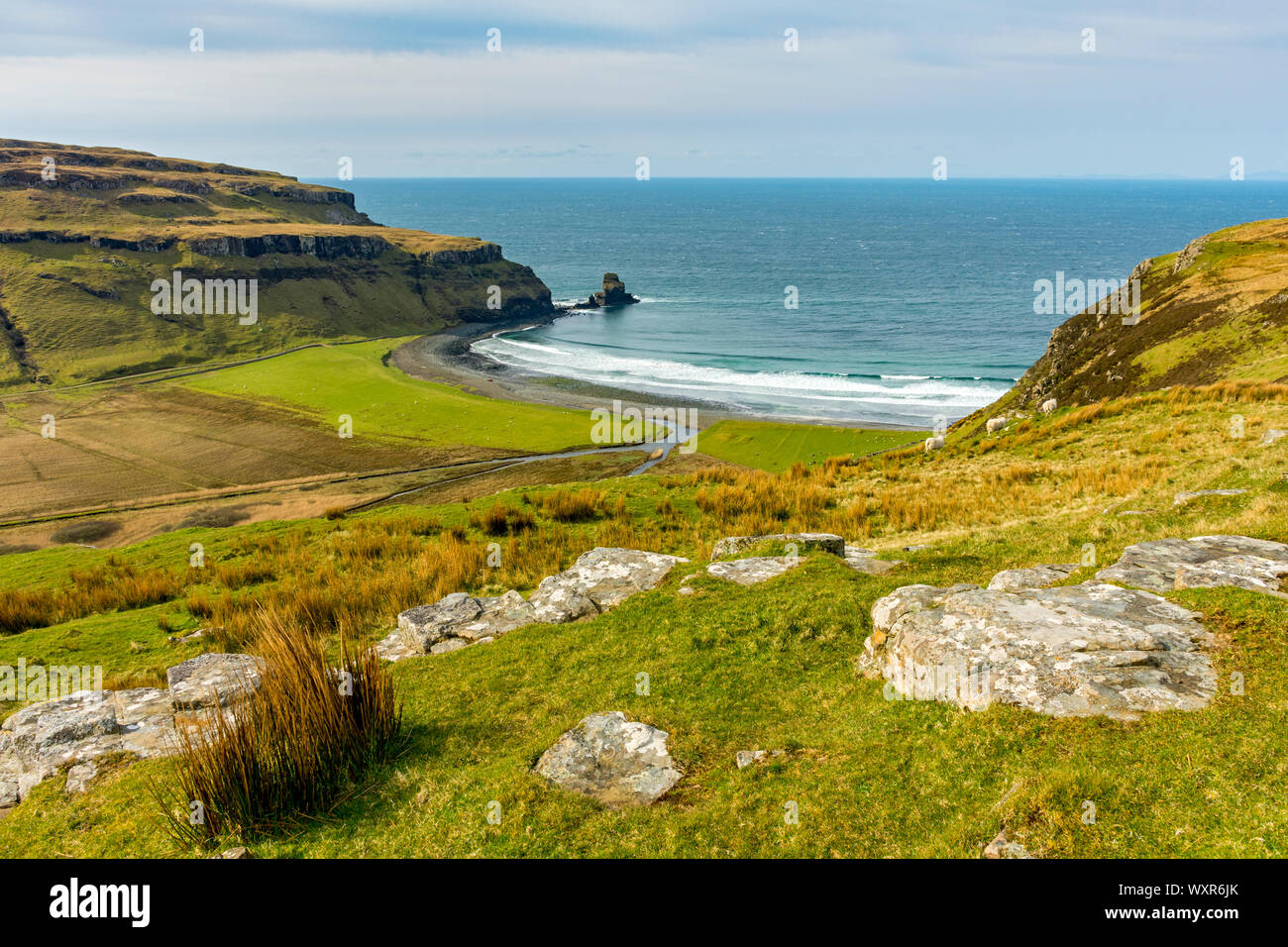 Talisker bay skye beach hi-res stock photography and images - Alamy