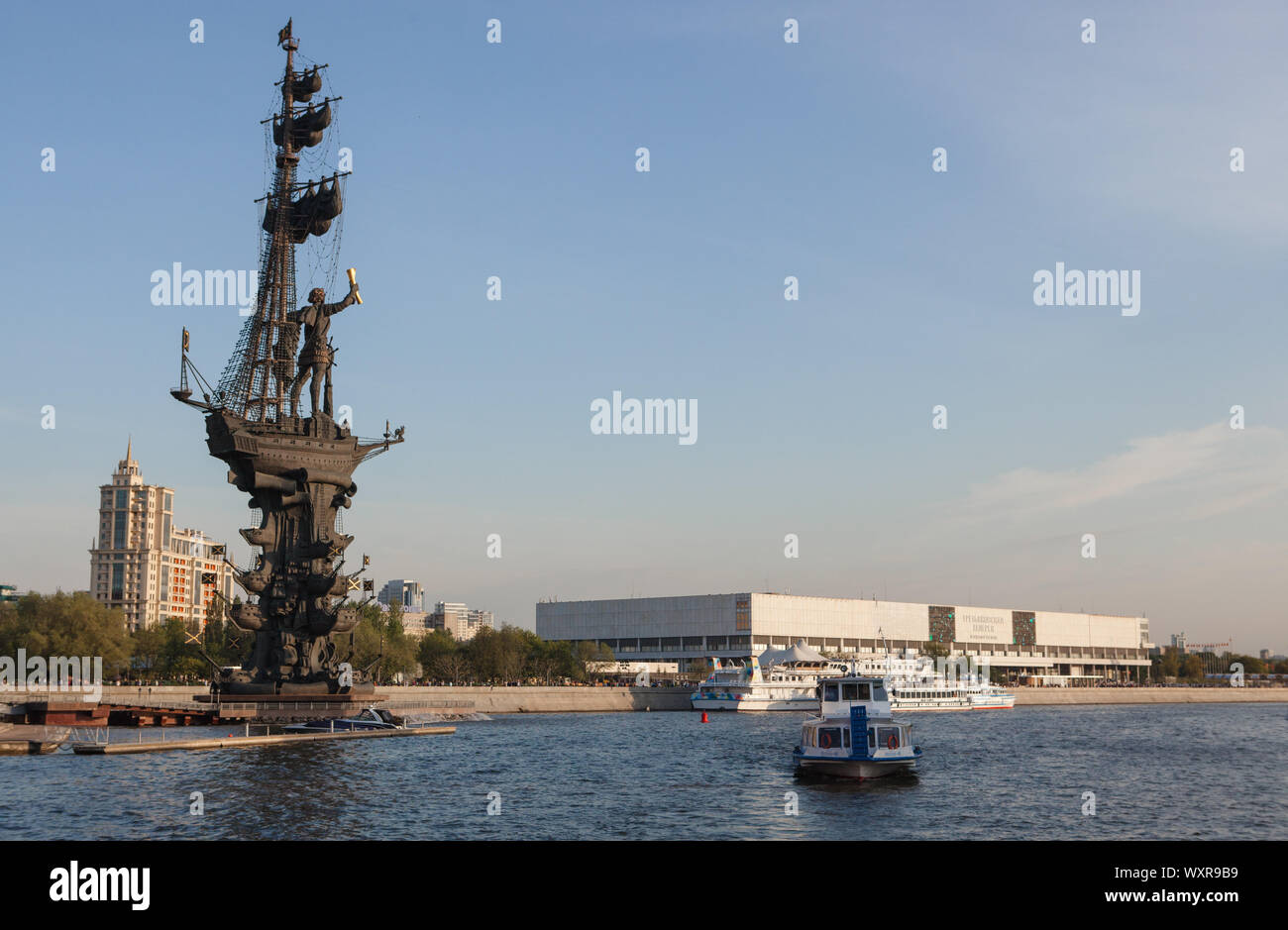 Peter the Great Statue, Zurab Tsereteli work Stock Photo - Alamy