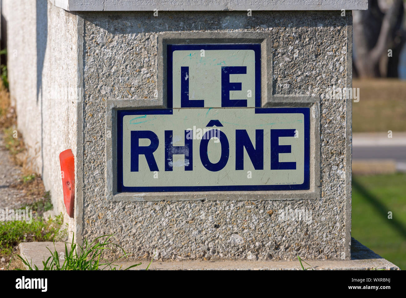 Avignon france arles hi-res stock photography and images - Alamy
