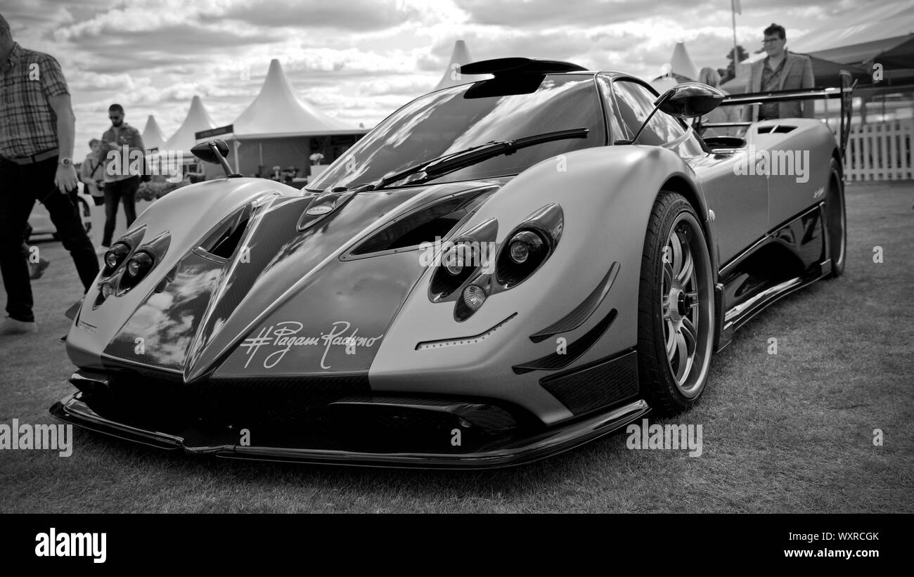 2016 Pagani Zonda 760 Oliver Evolution on show at the 2019 Salon Privé ...