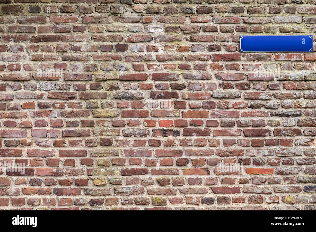 Old and empty wall hi-res stock photography and images - Alamy