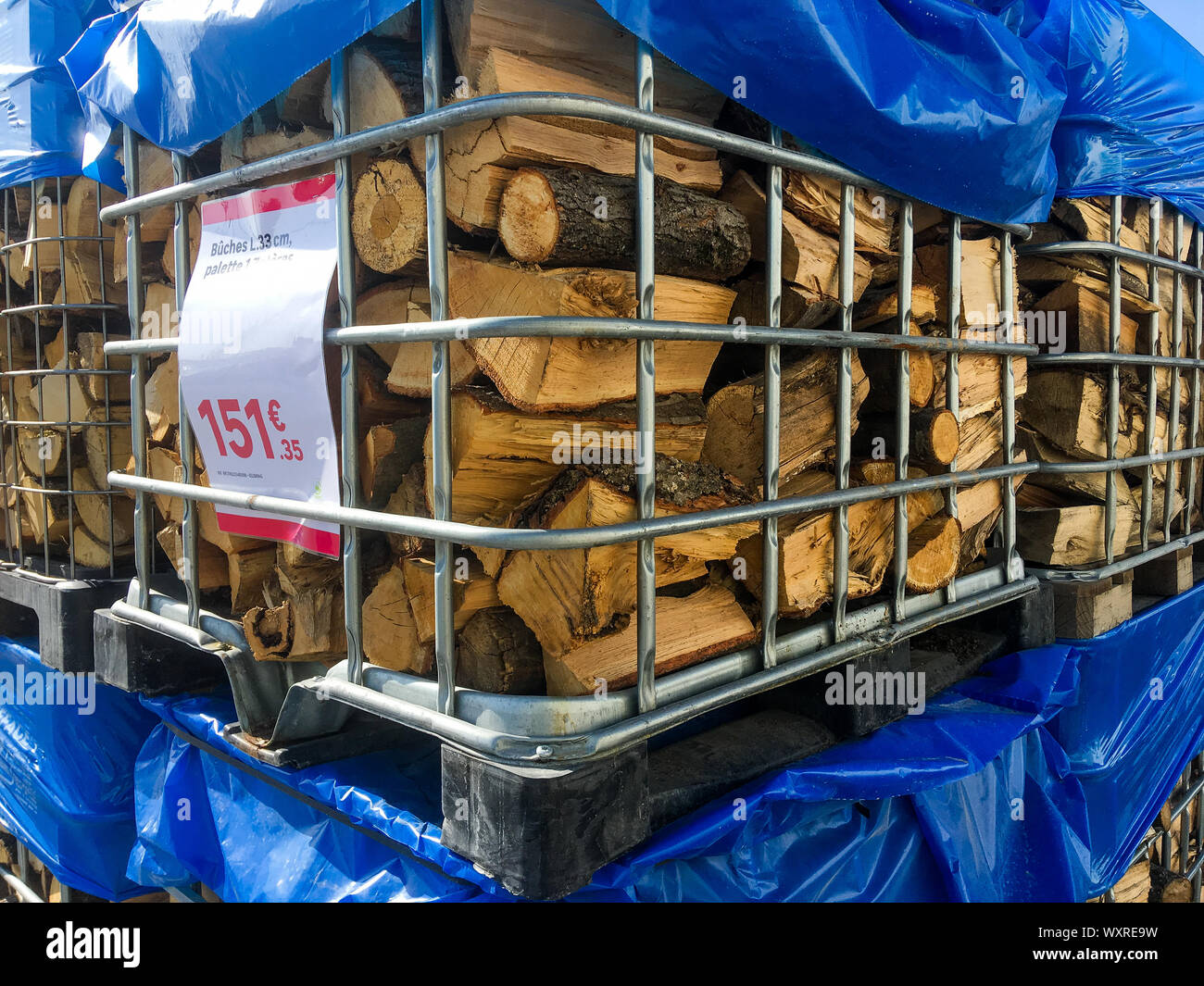 Stere de bois hi-res stock photography and images - Alamy