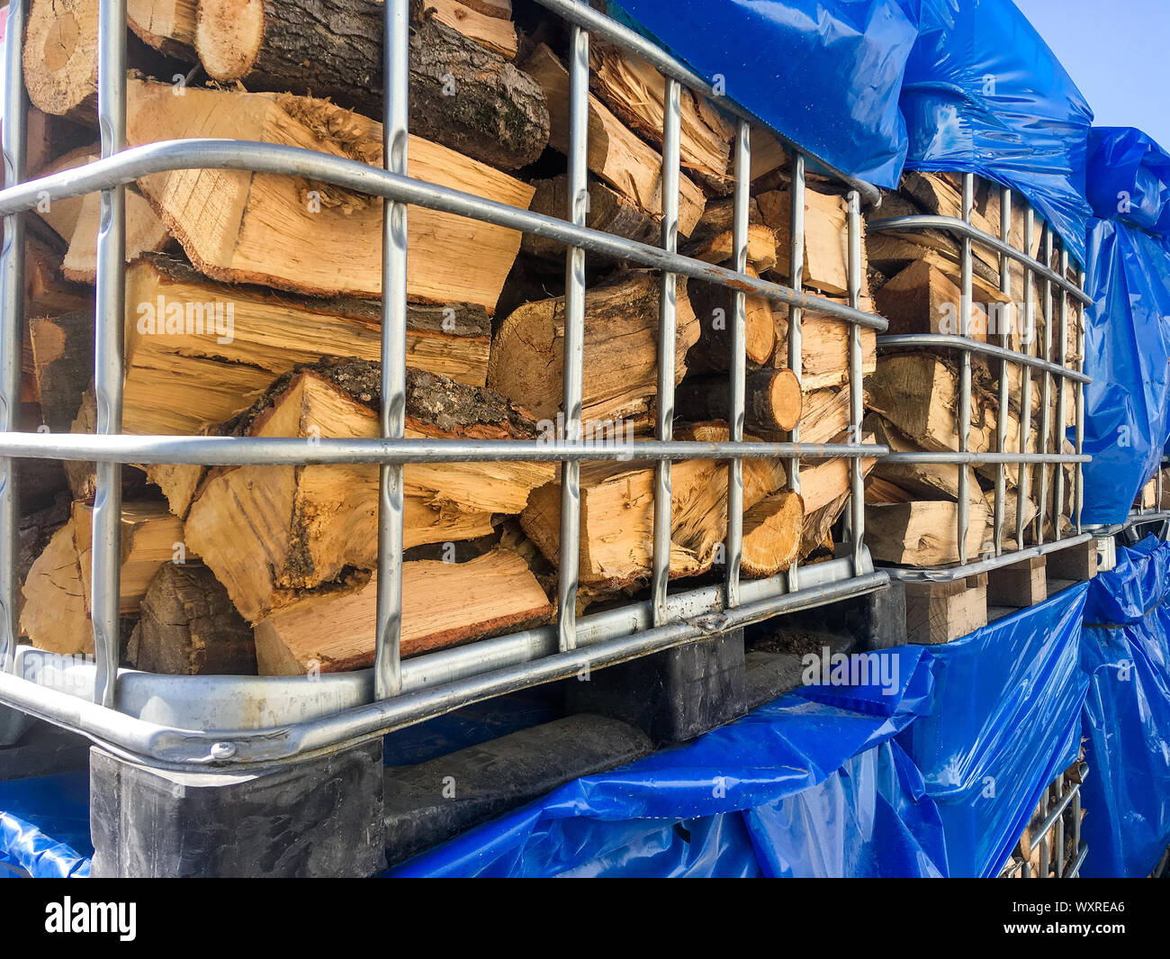 Stere de bois hi-res stock photography and images - Alamy