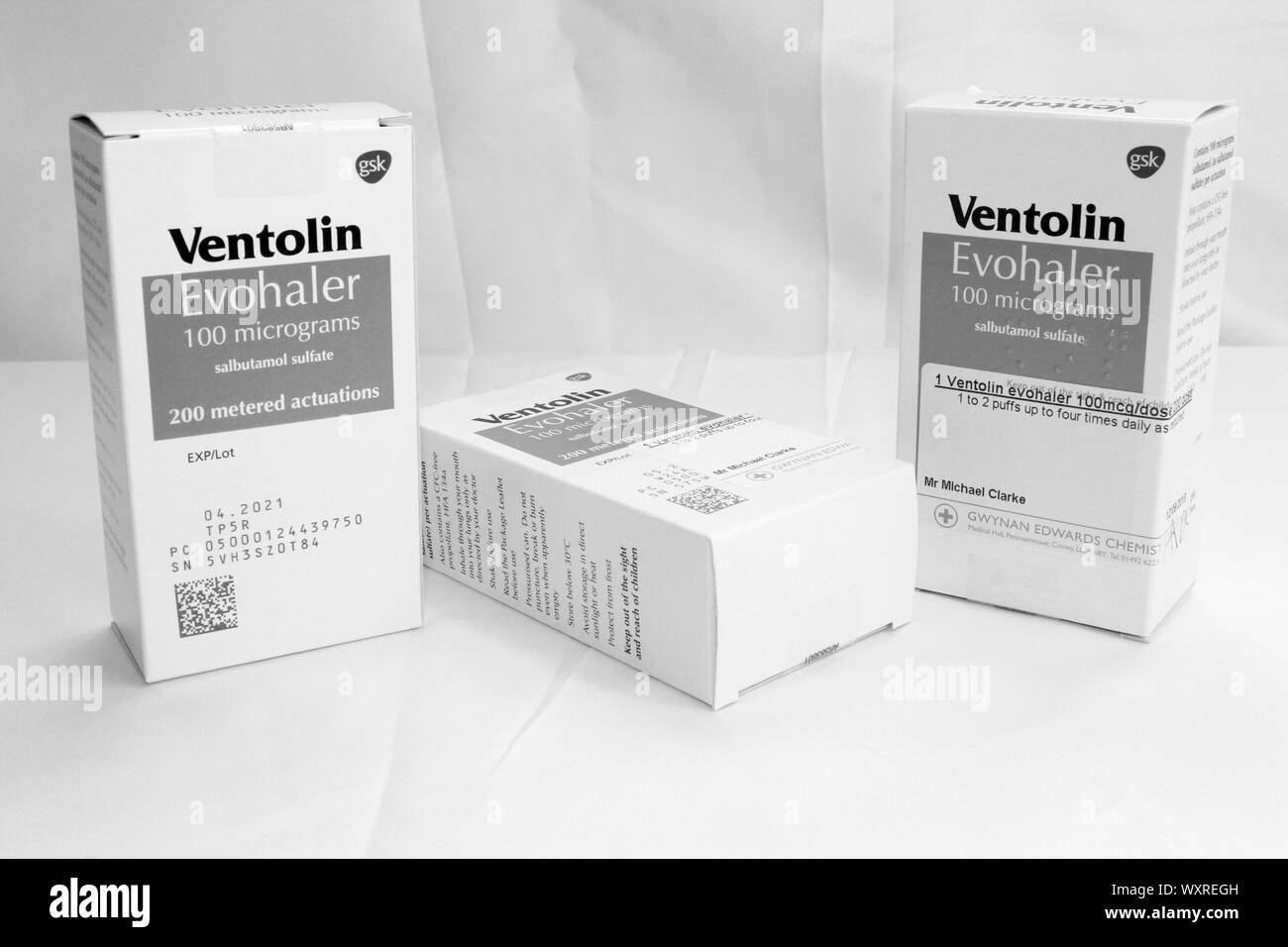 Asthma inhaler uk Black and White Stock Photos & Images - Alamy