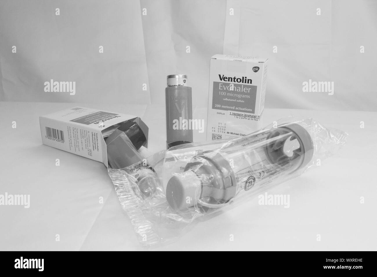 Asthma inhaler spacer Black and White Stock Photos & Images - Alamy