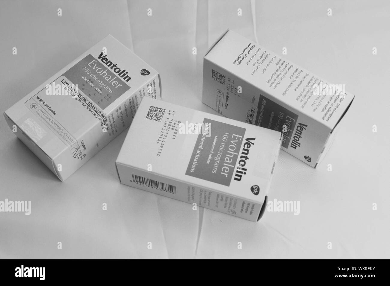 Asthma inhaler spacer Black and White Stock Photos & Images - Alamy