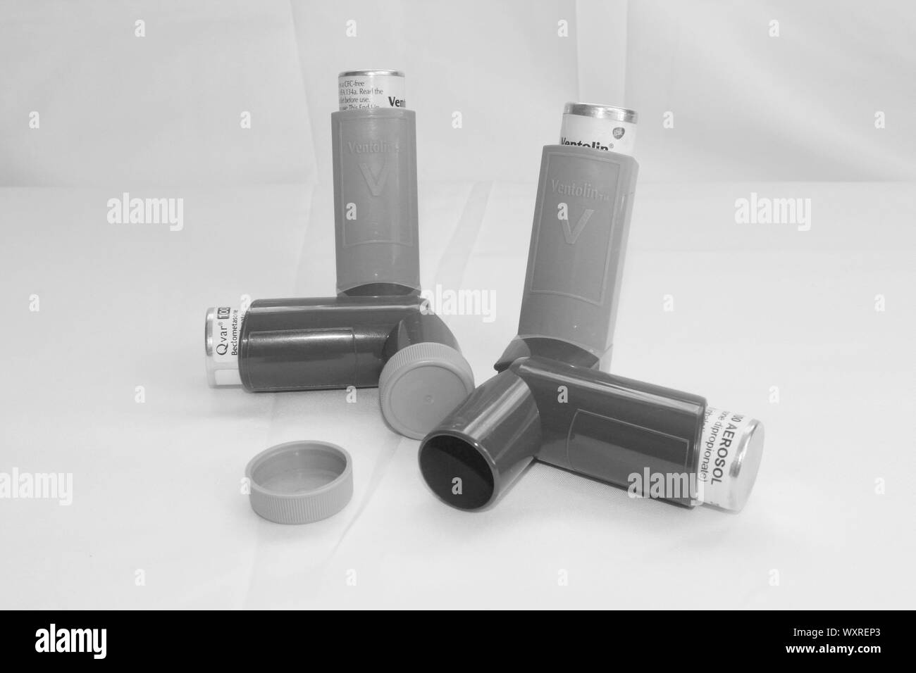 Asthma inhaler spacer Black and White Stock Photos & Images - Alamy