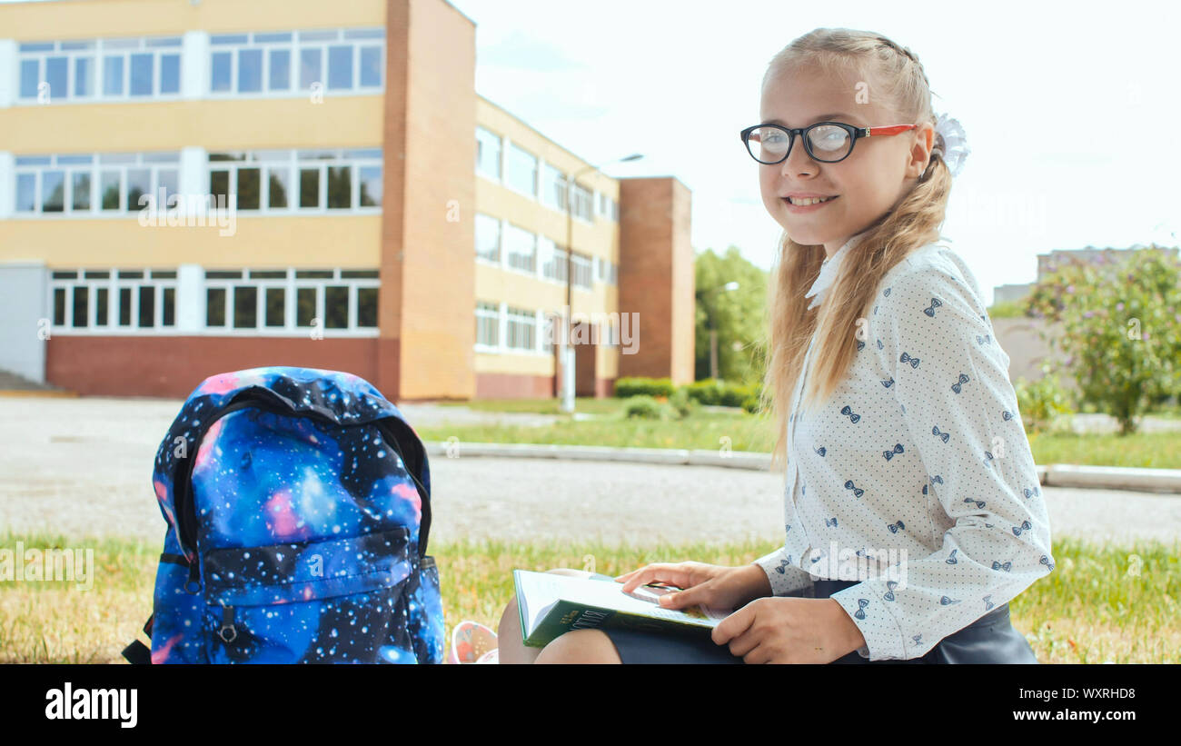 11 year old girl school hi-res stock photography and images - Alamy