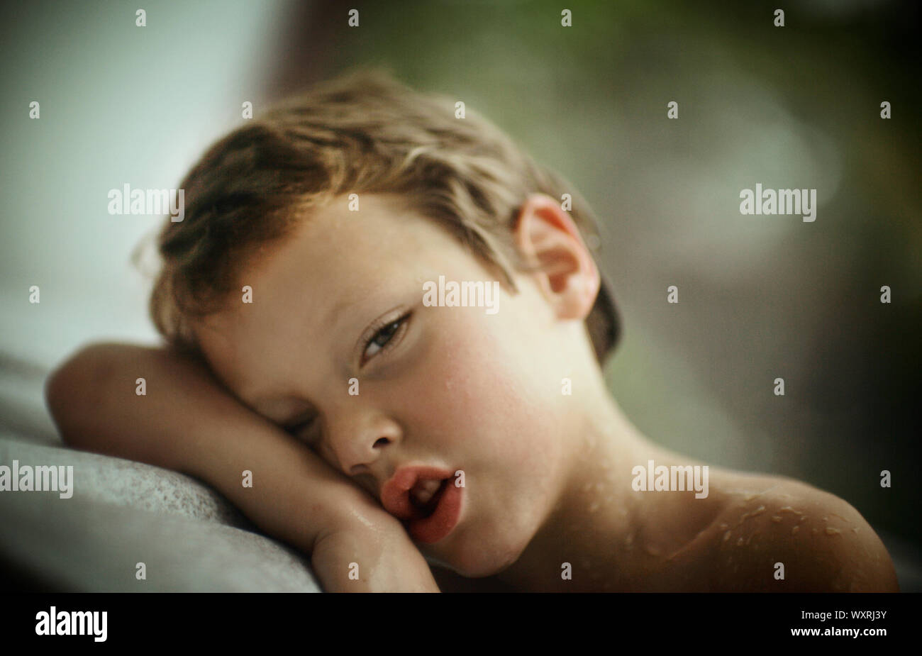 Sleepy heads hi-res stock photography and images - Alamy