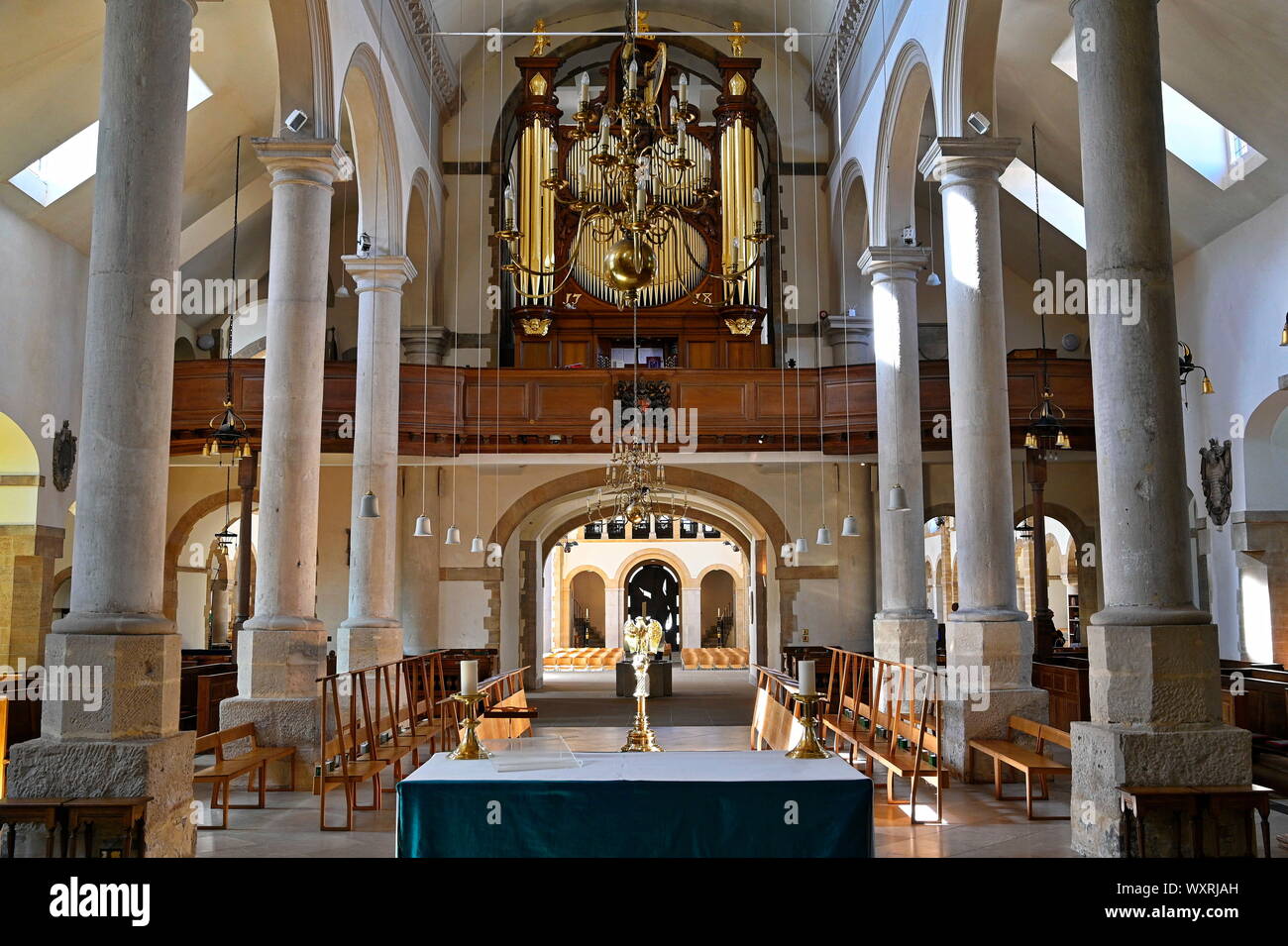 Anglican church interiors hi-res stock photography and images - Alamy