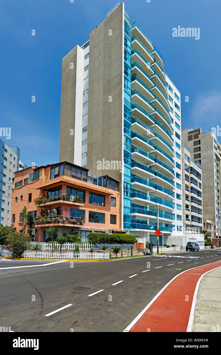 Modern building in Lima, Peru Stock Photo - Alamy