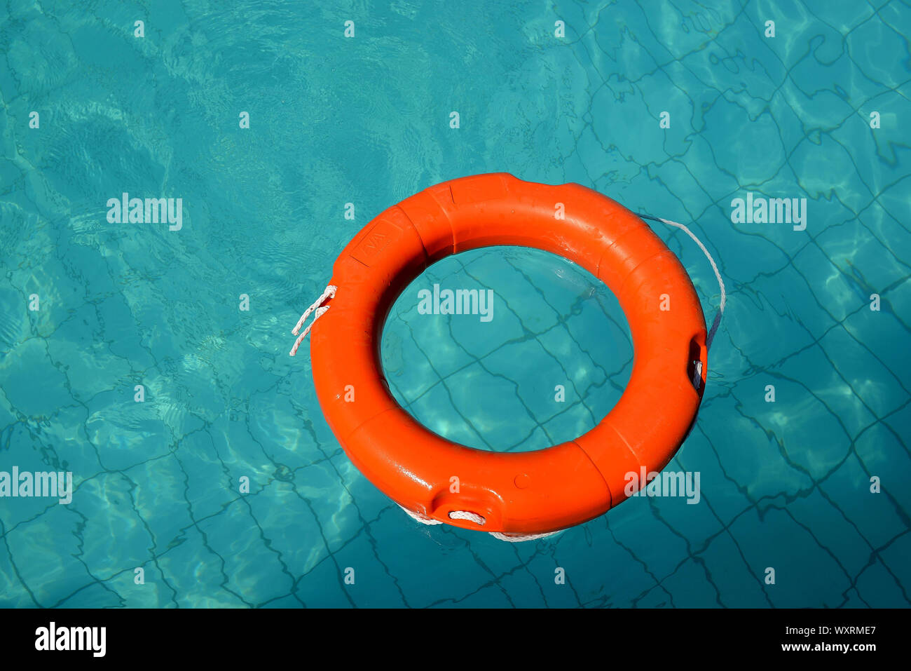 Person drowning in life vest hi-res stock photography and images - Alamy