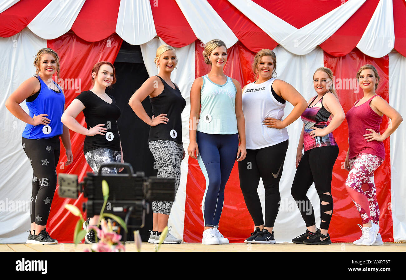 Fitness pageant hi-res stock photography and images - Alamy