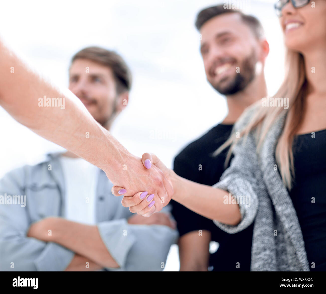 Close-up Shaking Hands.Man and woman Stock Photo - Alamy