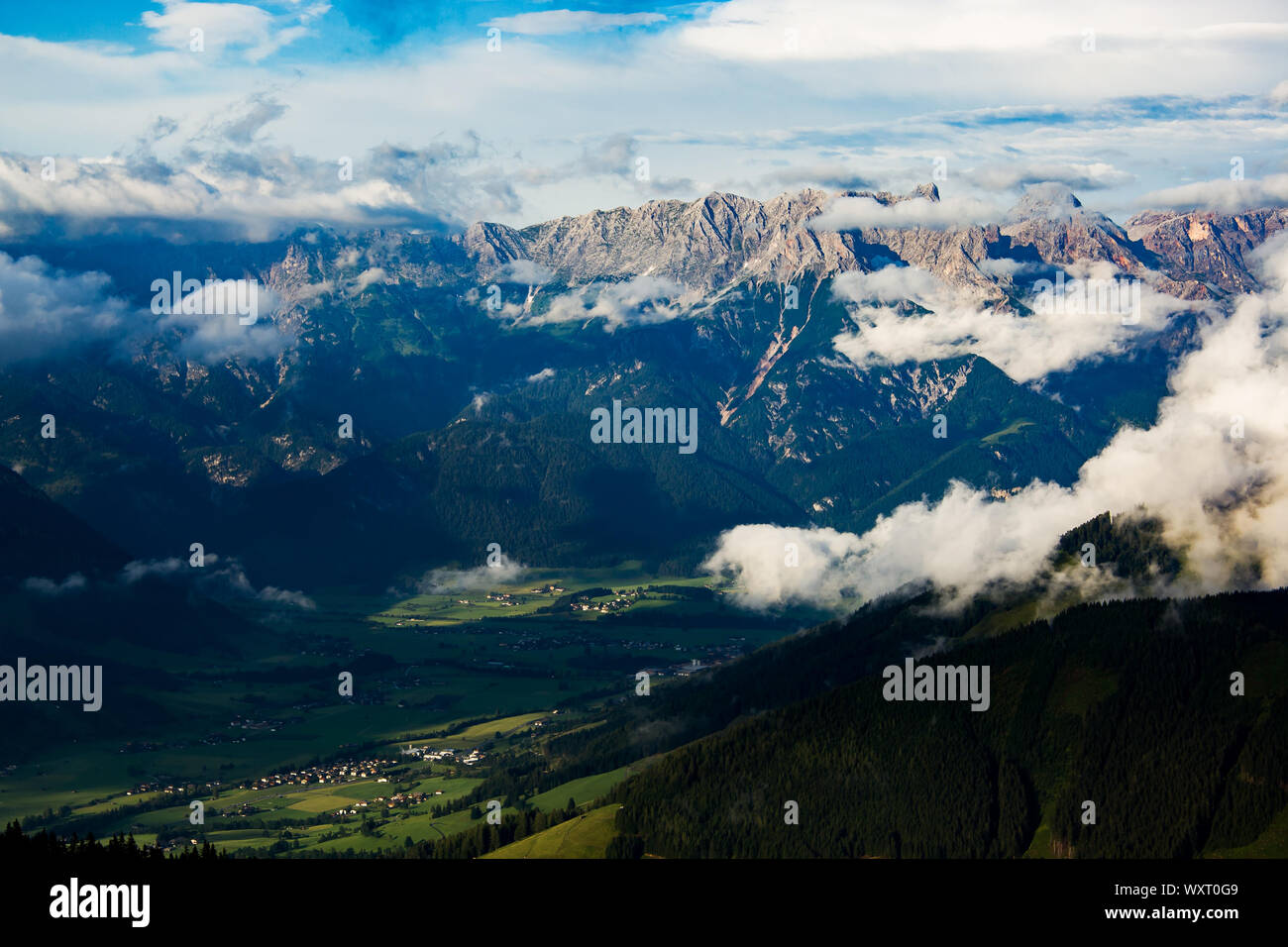 High quality landscape hi-res stock photography and images - Alamy