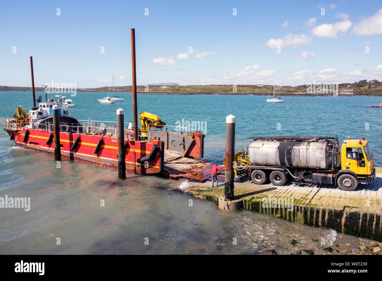 Bitumen tanker hi-res stock photography and images - Alamy
