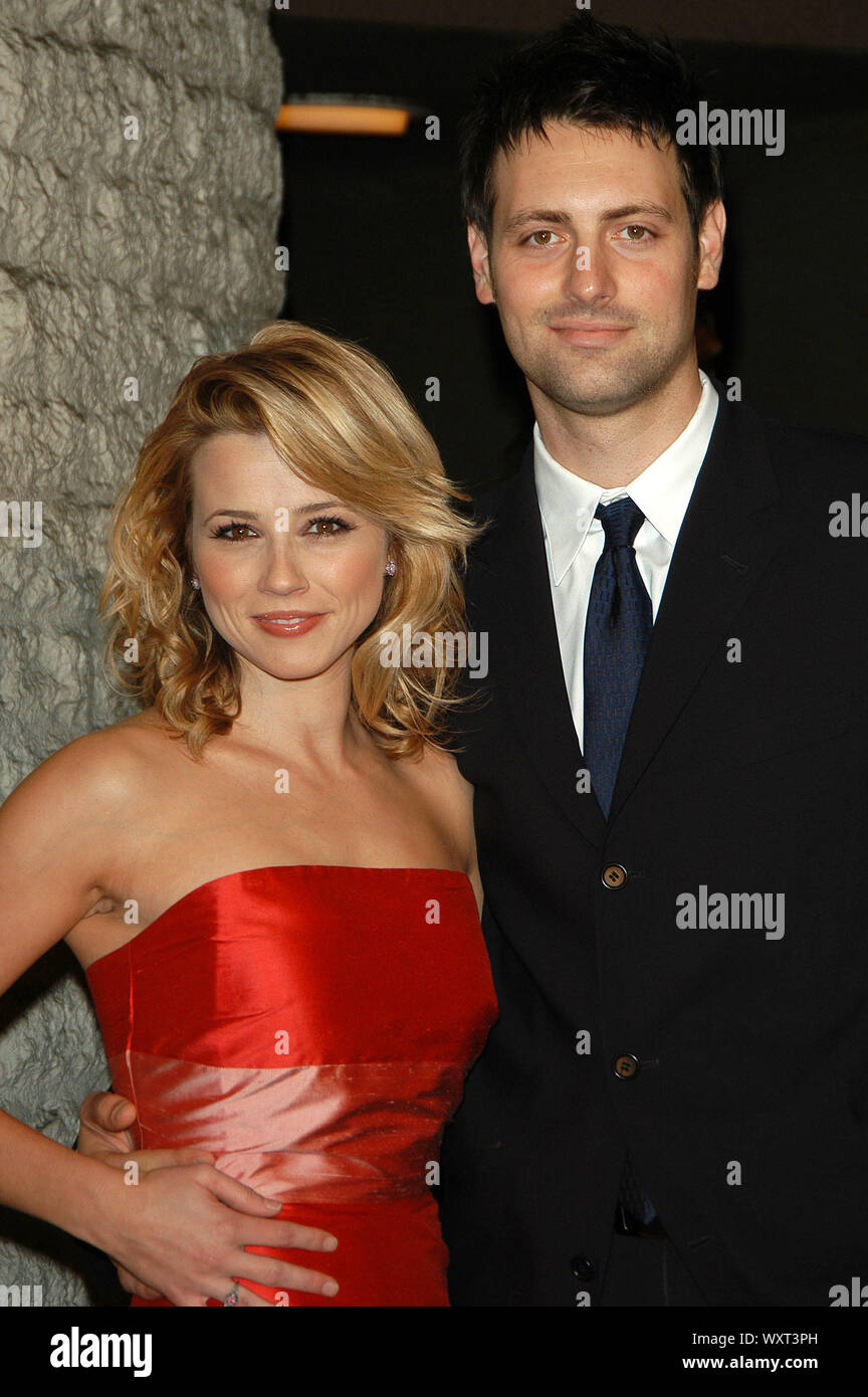 Linda cardellini and nick goosen hi-res stock photography and images ...