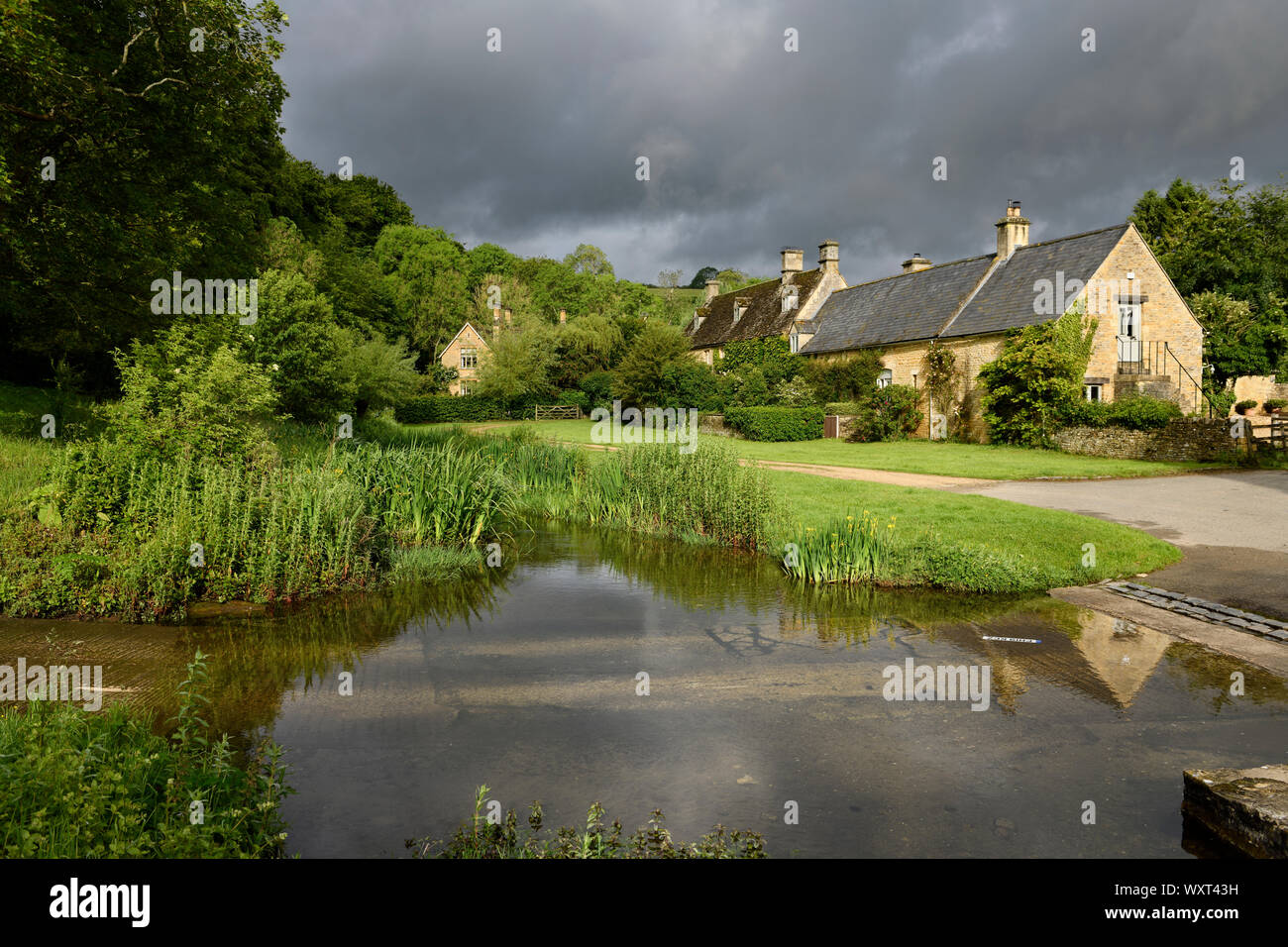 Upper Slaughter Village High Resolution Stock Photography and Images ...