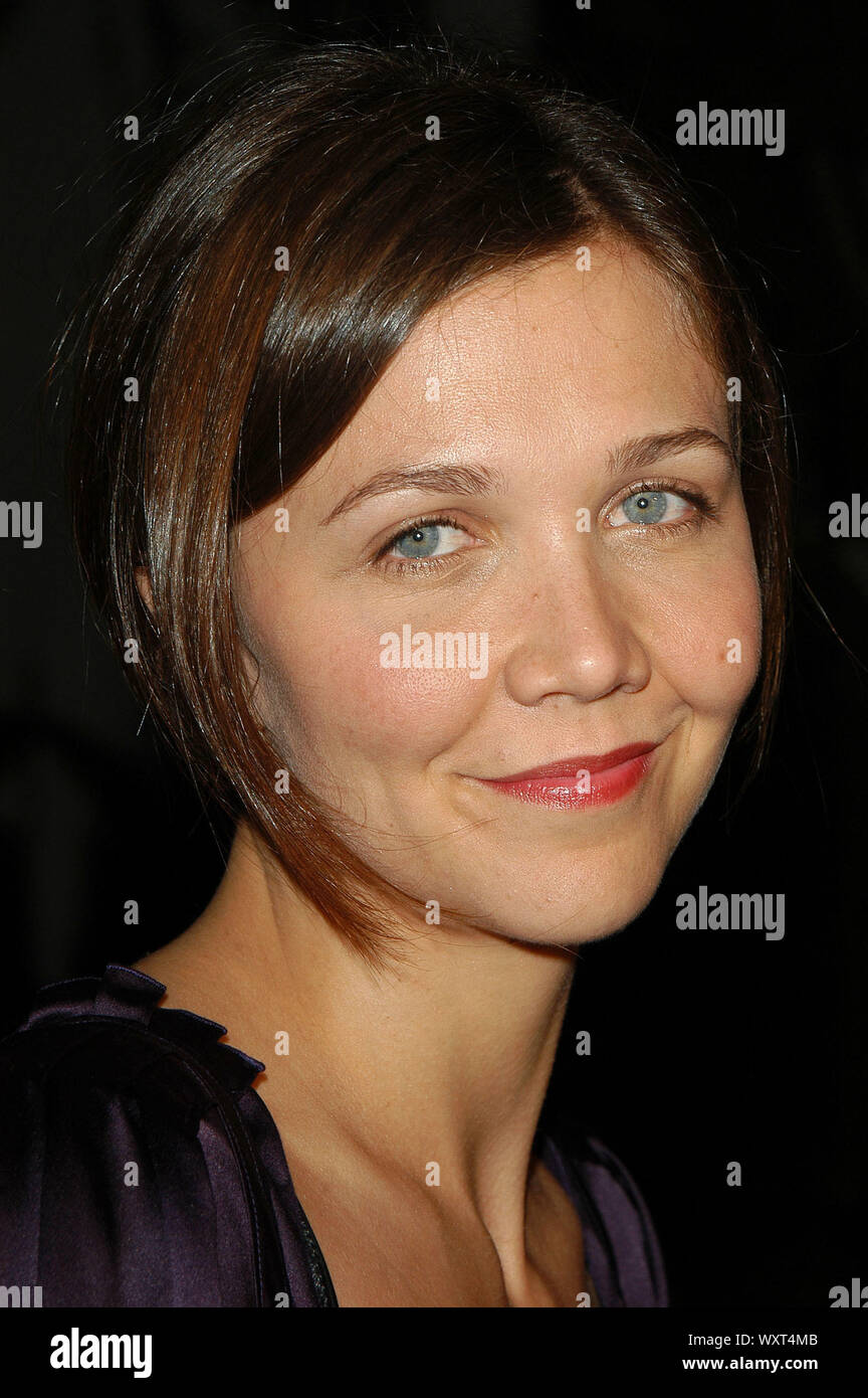 Maggie Gyllenhaal at the World Premiere of "Jarhead" held at the ...