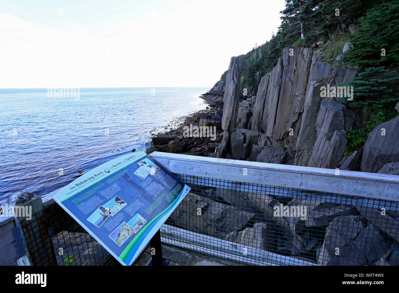 Balancing rock canada hi-res stock photography and images - Alamy