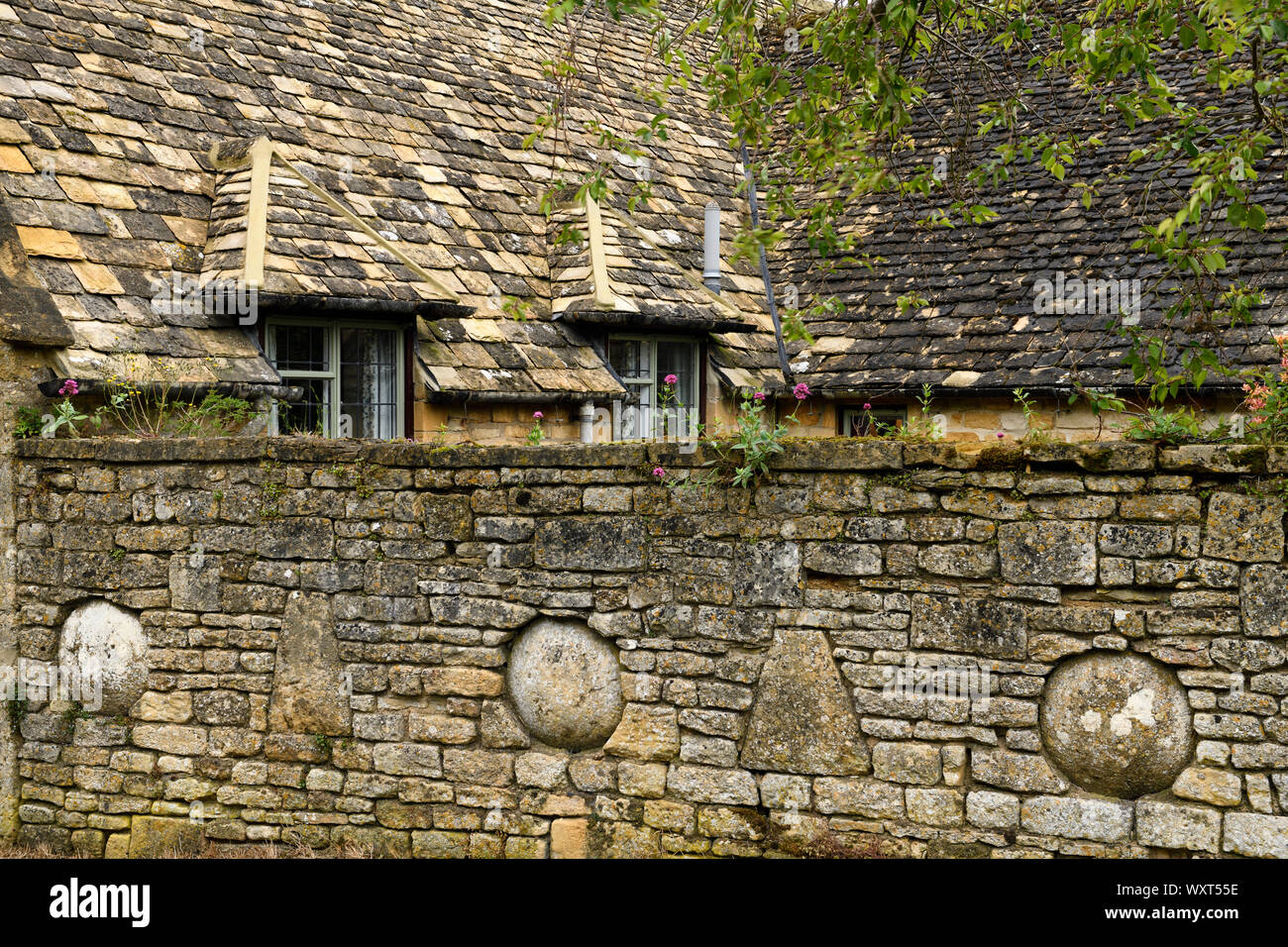 Block shapes hi-res stock photography and images - Alamy