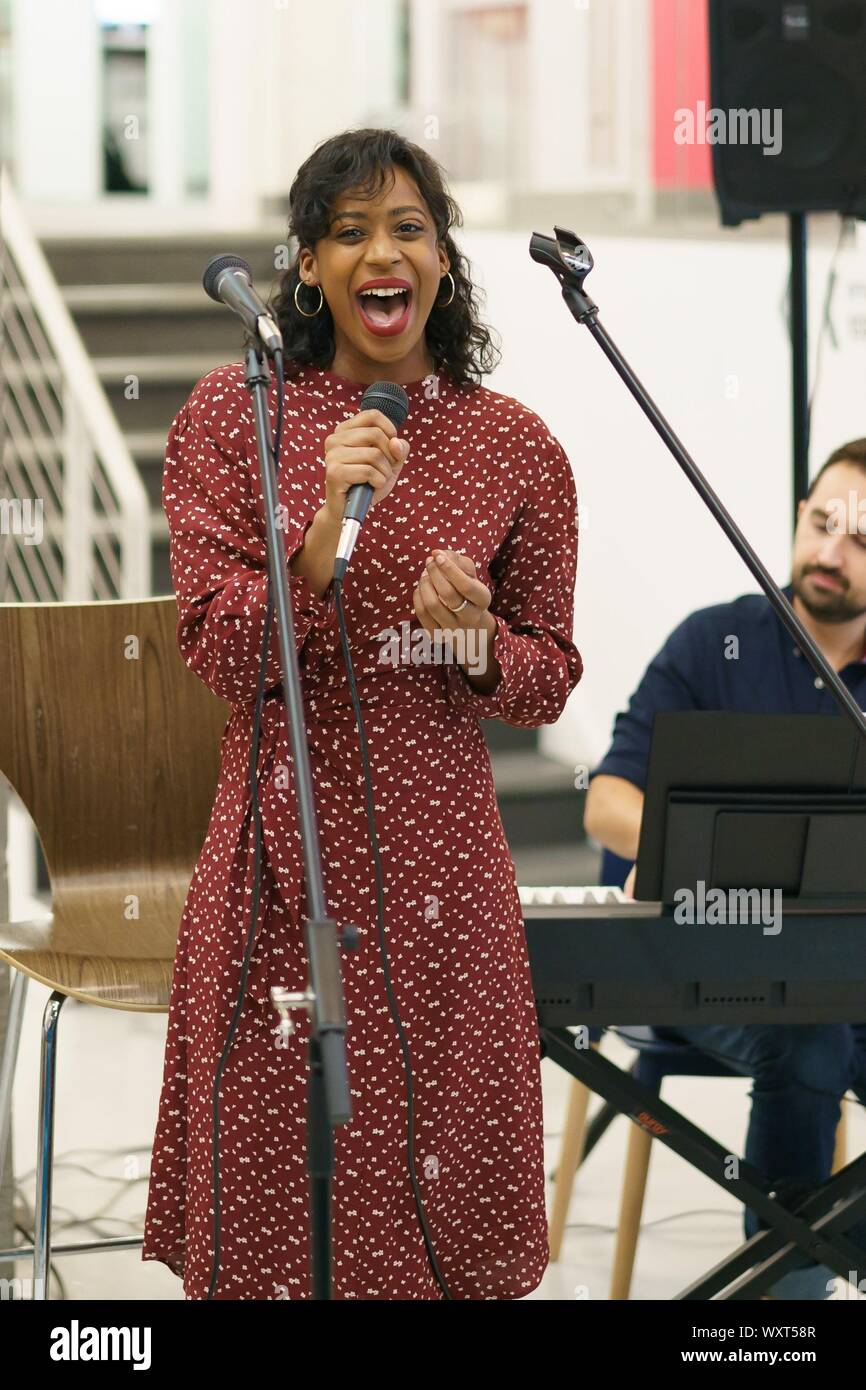 Kim steele hi-res stock photography and images - Alamy