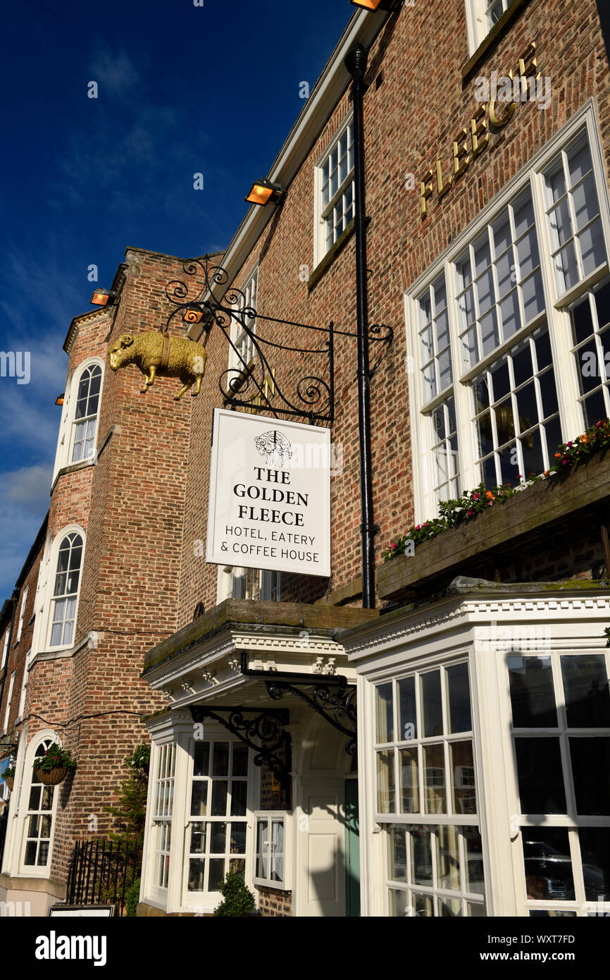 Golden fleece hotel thirsk hi-res stock photography and images - Alamy