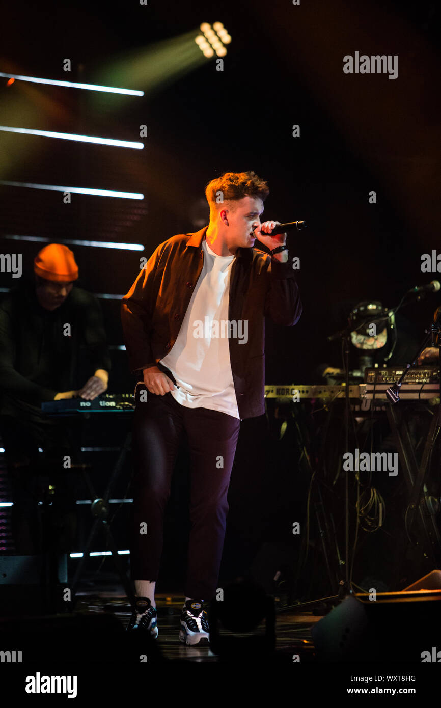 Les louanges hi-res stock photography and images - Alamy