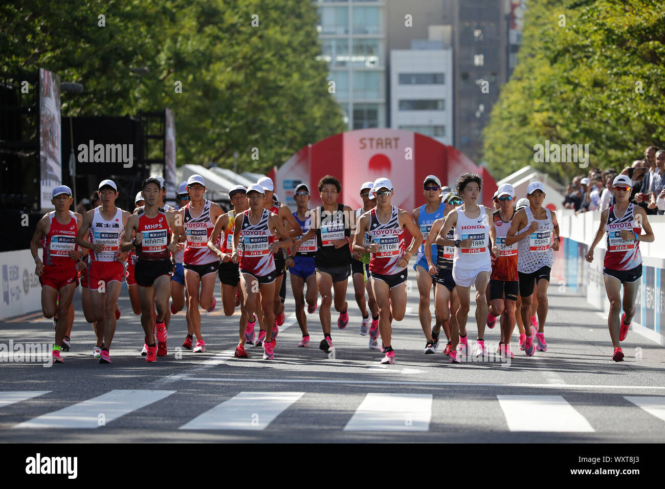 Tokyo, Japan. 15th Sep, 2019. The start of the men's race during the ...