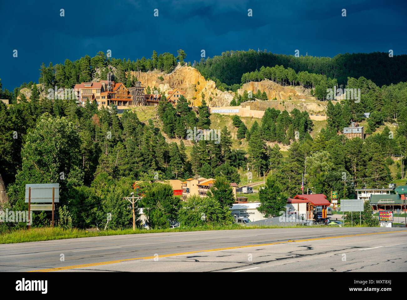 Mt rushmore town hi-res stock photography and images - Alamy