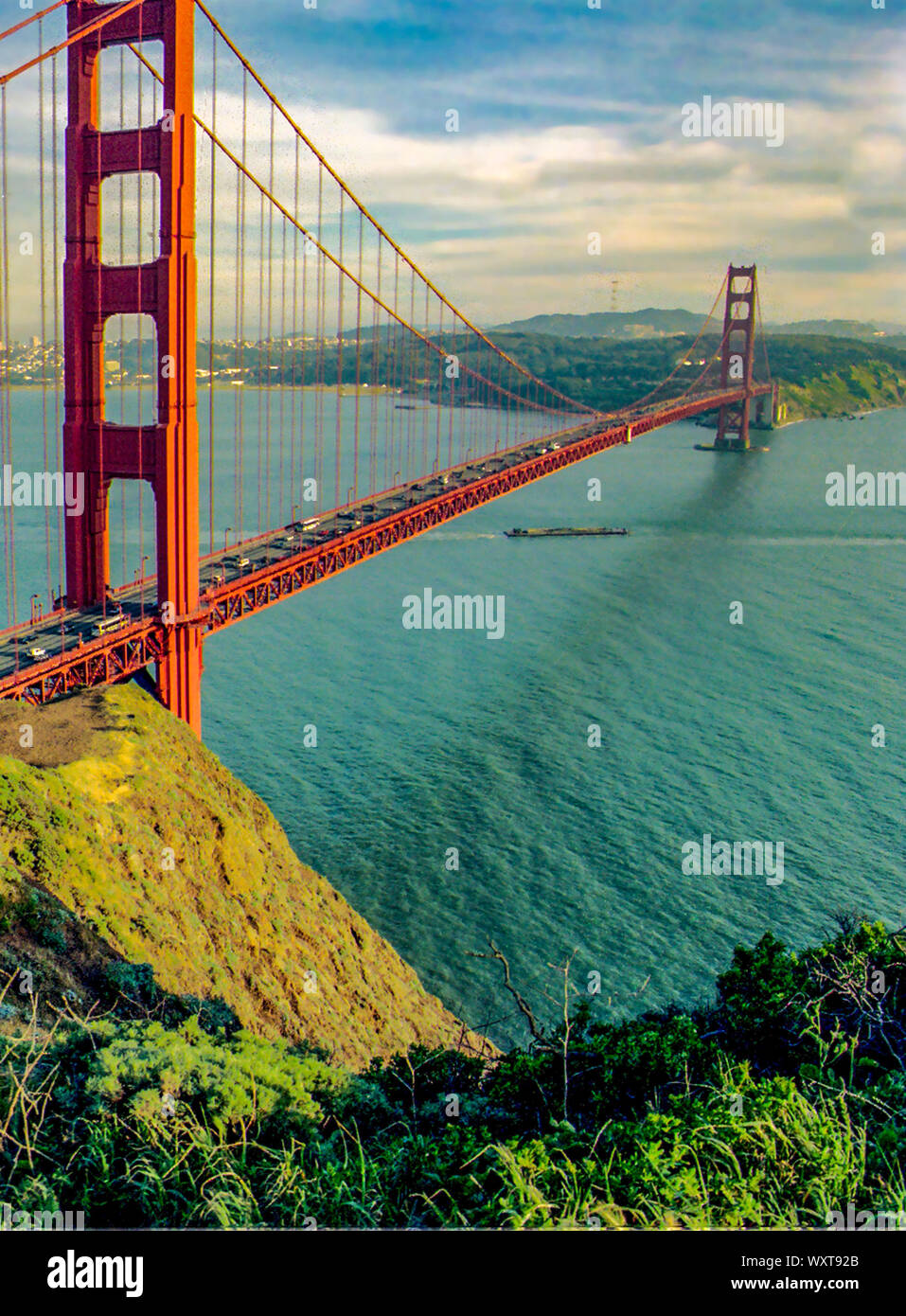 Long span bridge hi-res stock photography and images - Alamy