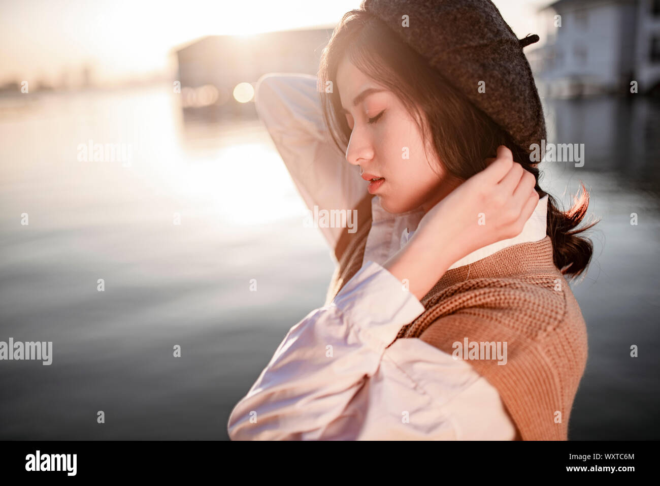 Beautiful girl in white dress, beautiful face in the weather to fall ...