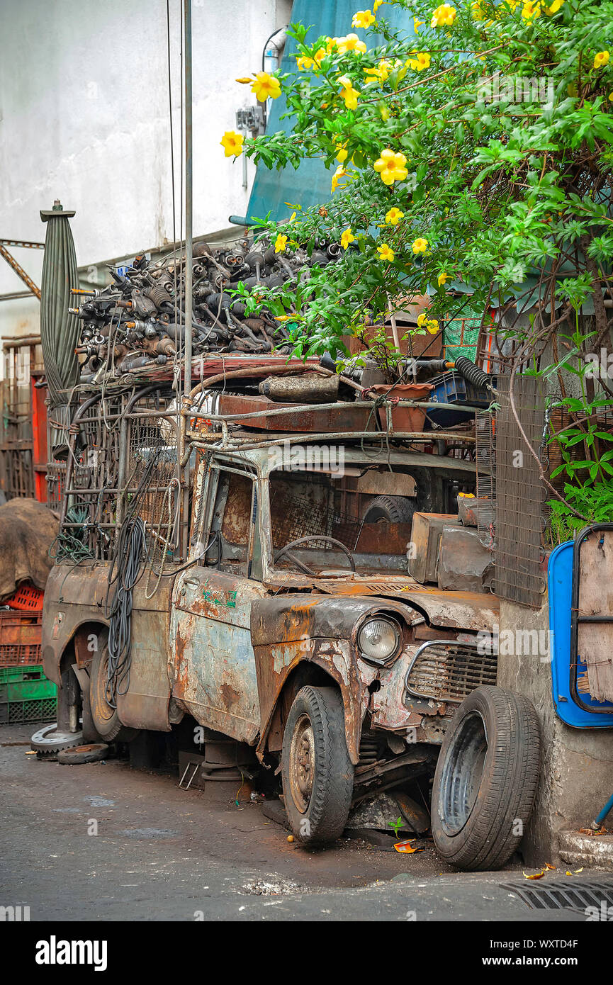 Wrecked pickup truck hi-res stock photography and images - Alamy