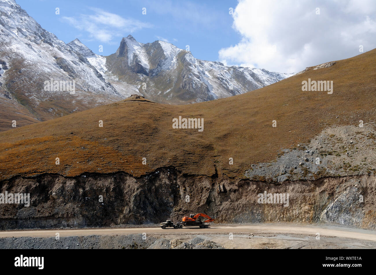 Truck en route along the Pamir Highway Stock Photo - Alamy