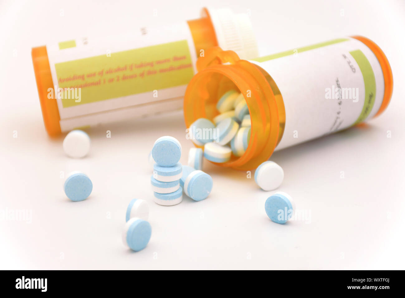 Paracetamol bottle hi-res stock photography and images - Alamy